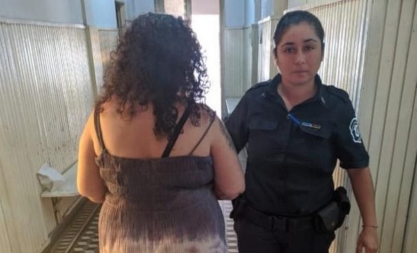 Atrapan a una mechera que había robado en conocido local céntrico | Infoeme Atrapan a una mechera que había robado en conocido local céntrico | Infoeme