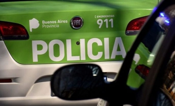 San Nicolás Quiso Robar Comida De Una Camioneta Y Quedó Encerrado