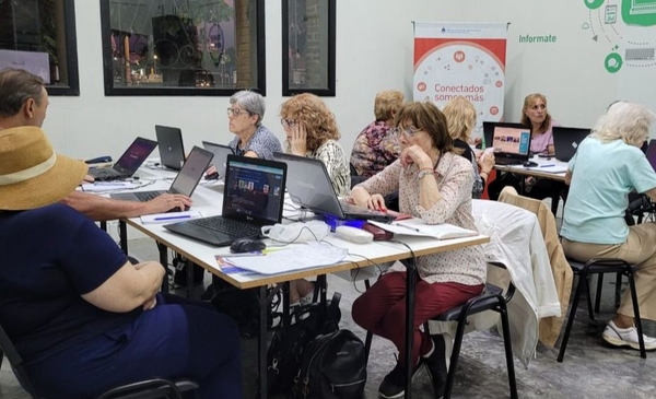 “Aprendiendo a manejar la compu desde cero” | Infoeme