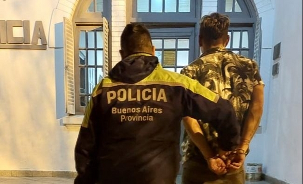Generó disturbios en la vía pública e invitó a pelear a la policía: lo ...