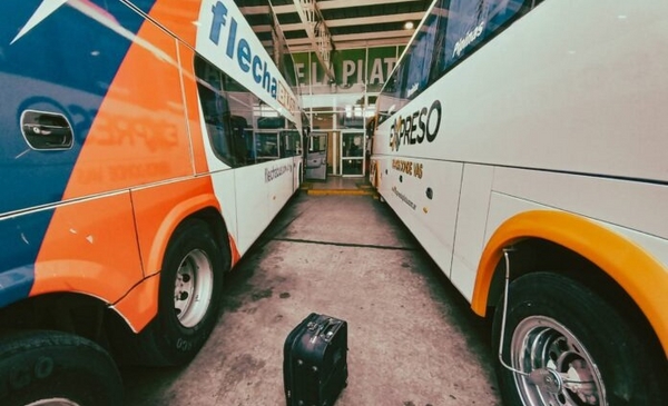Los micros de larga distancia dejarán de tener un seguro obligatorio para riesgos de muerte e ...