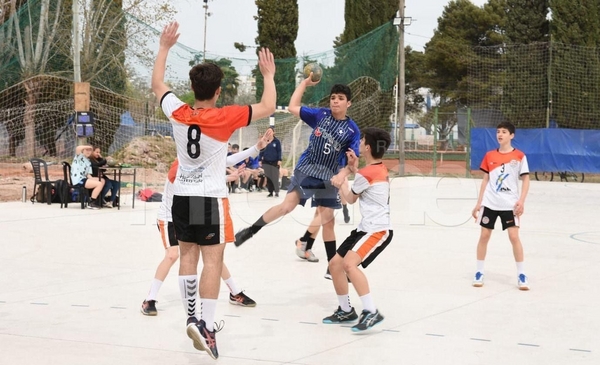 Racing fue local y Estudiantes visitante en una nueva fecha de sus ...